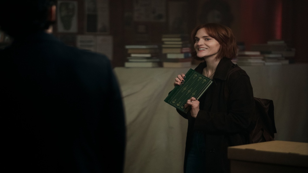 You Season 5 Review: Joe Goldberg’s Final Chapter is a Gripping, Slow ...